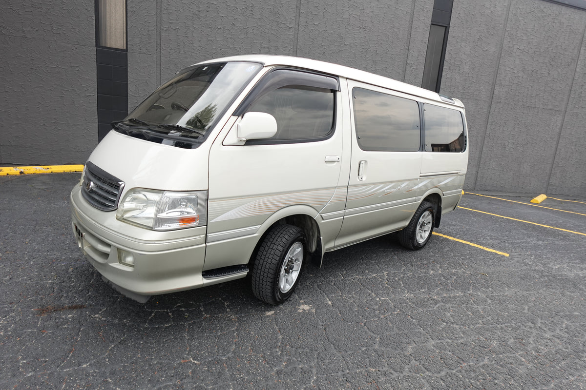 Toyota Hiace Living Saloon Limited Edition – JDM Drive